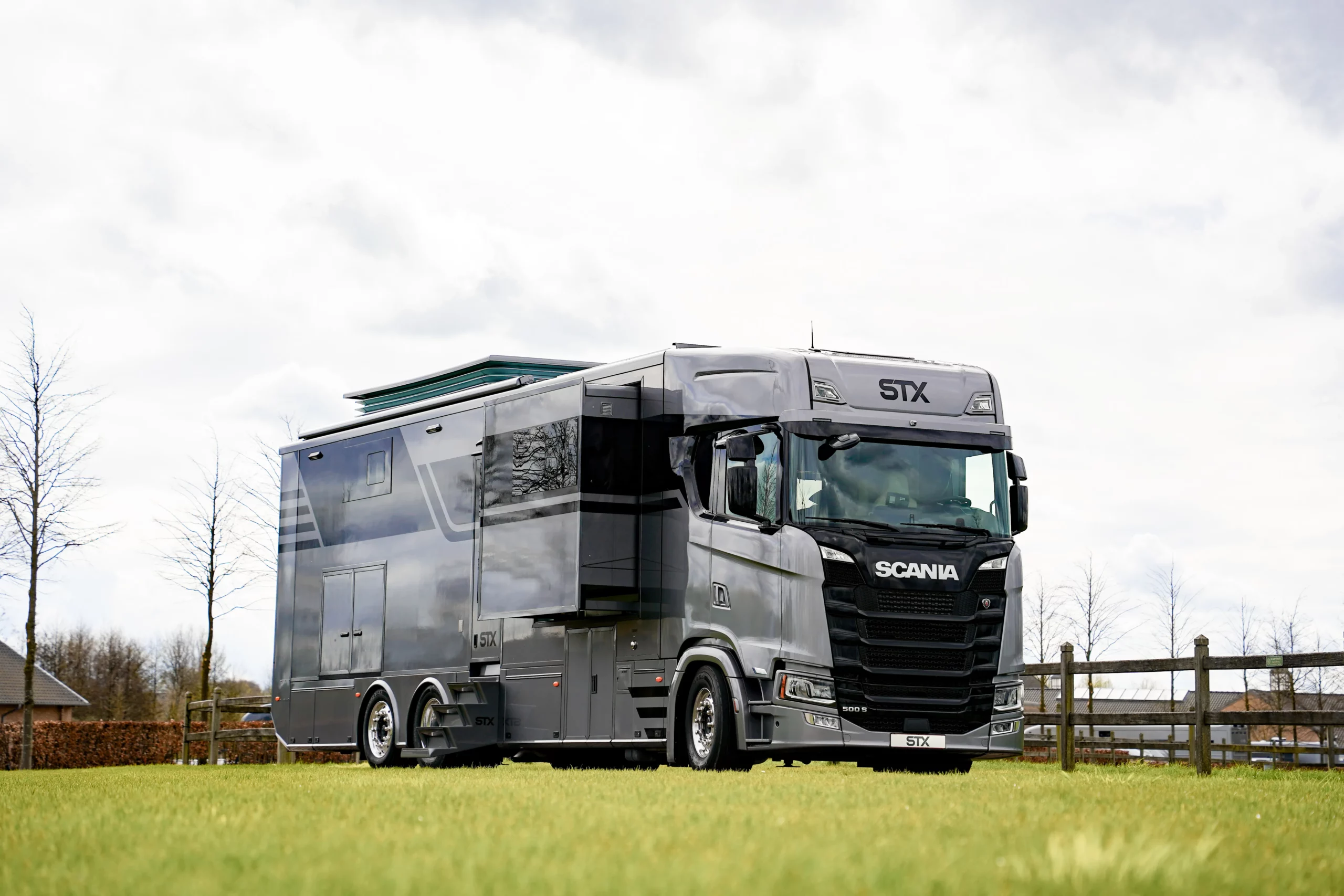 STX Scania Racing M4/106 - STX Motorhomes