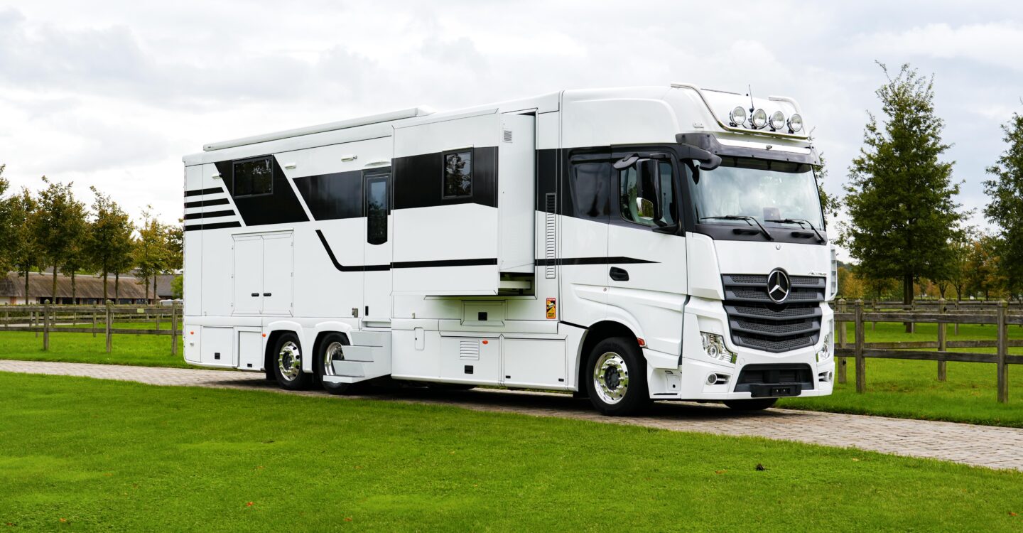 STX Motorhomes - Experience and feel the luxury